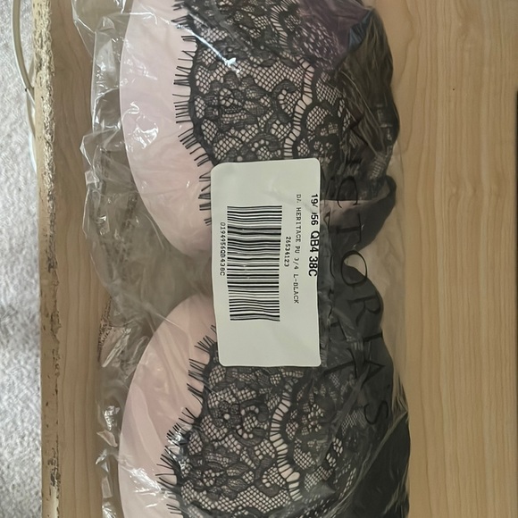 Victoria's Secret | Other | Victorias Secret Sz 38c Pink Bra | Poshmark